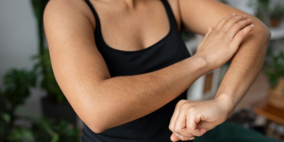 Top of Hands Tingling: Causes and When to Worry