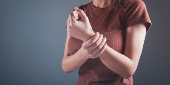 Top of Hands Tingling: Causes and When to Worry